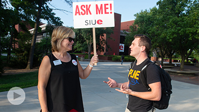 SIUE Students Enjoy Warm Greetings and Cool Treats as Fall 2019 Classes ...