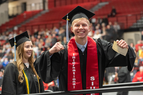 SIUE Confers Degrees on 1,413 Graduates at Fall Commencement