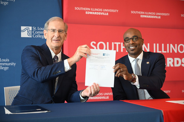 STLCC and SIUE Sign Nursing Articulation Agreement
